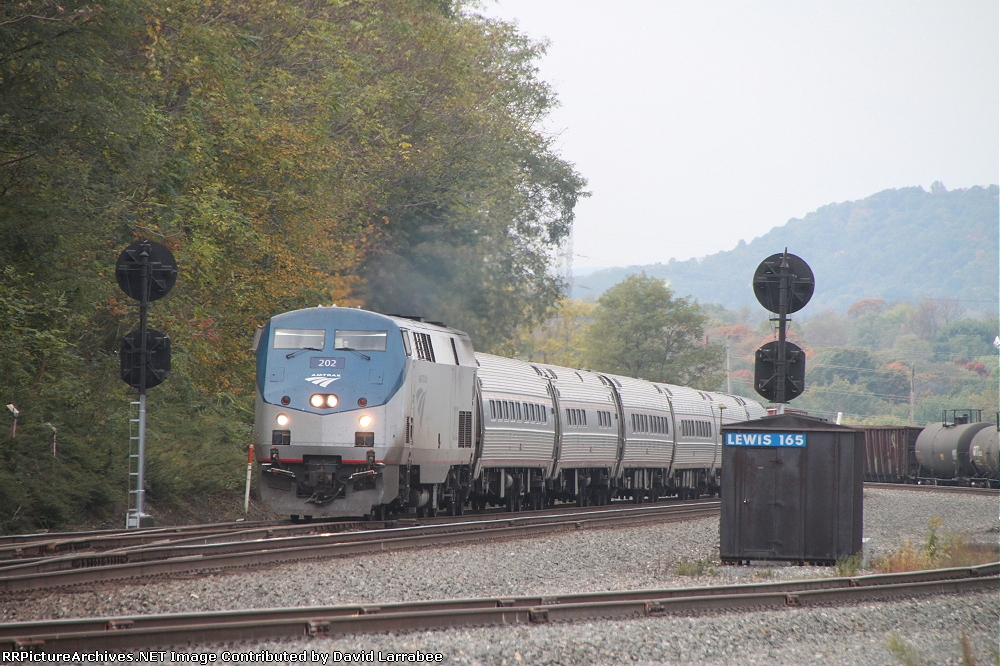 AMTK 202 leading train 42